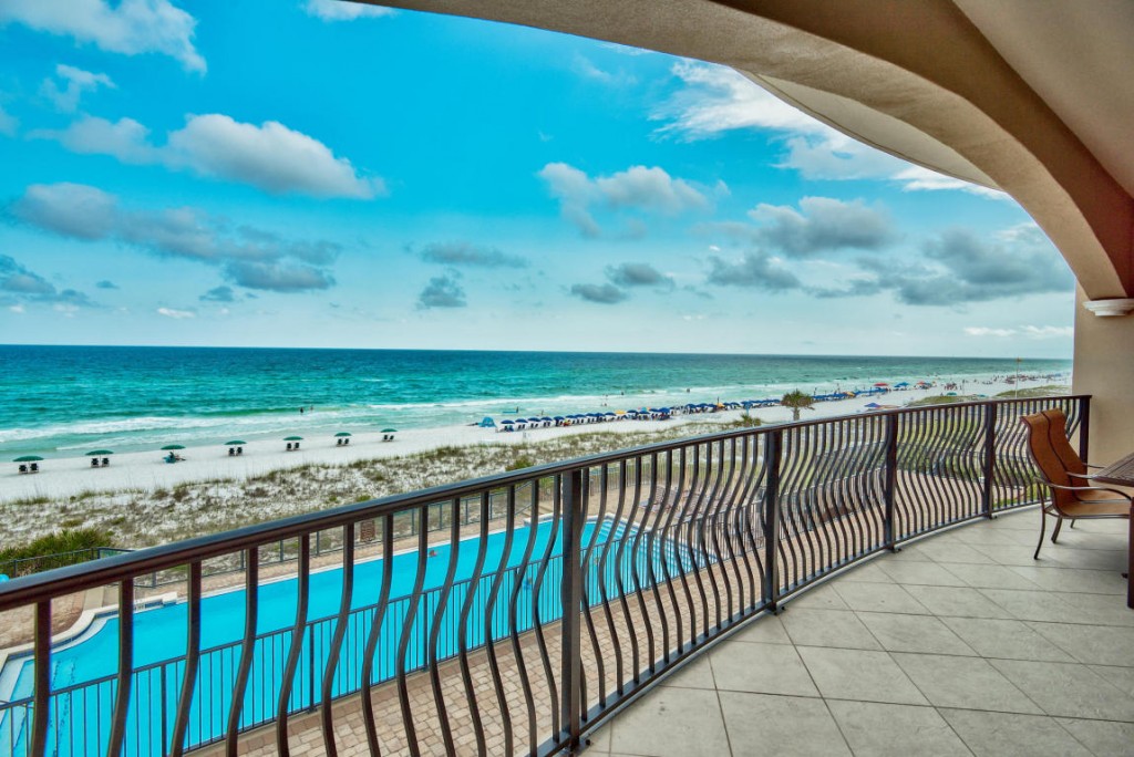 Luxury Gulf Front Condo at Villa Coyaba in Destin